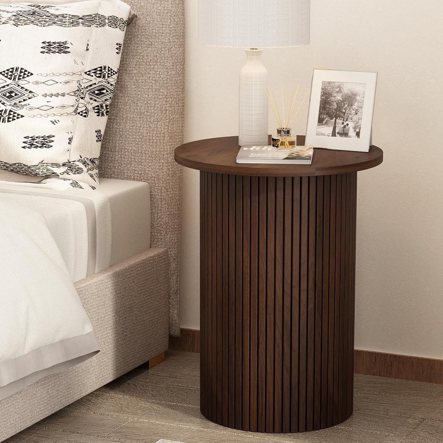 Wnutrees Round Fluted End Table, Small Accent Pedestal Side Table, Wood ...