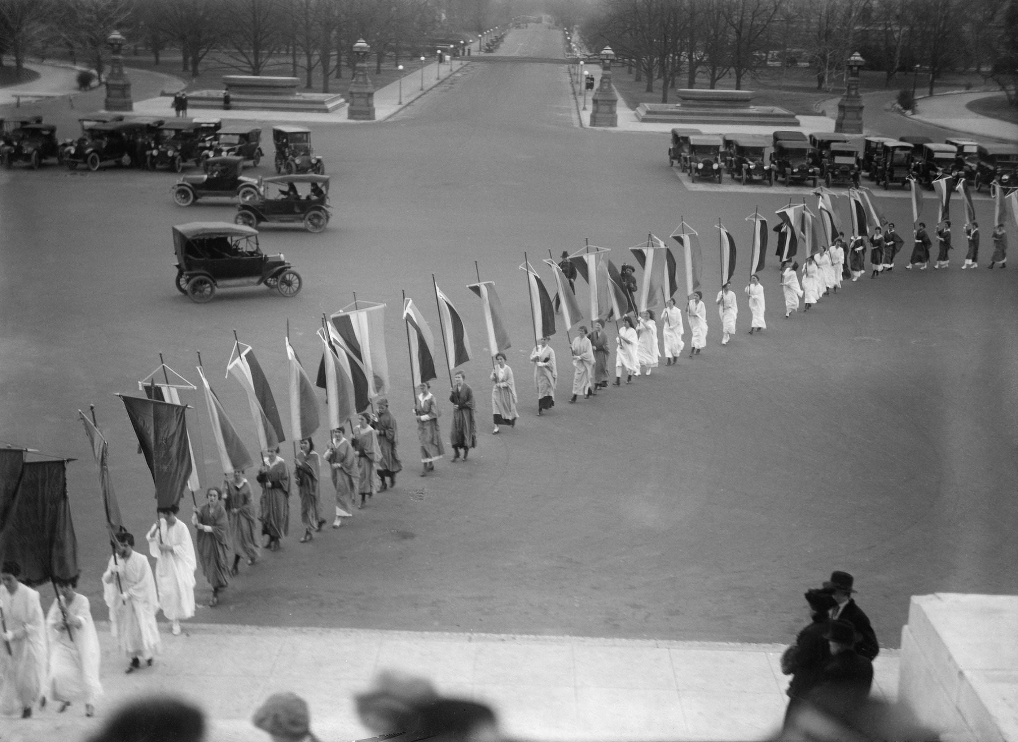 Woman Suffrage Demonstration With Banners At The U.S. Capitol In 1917 ...