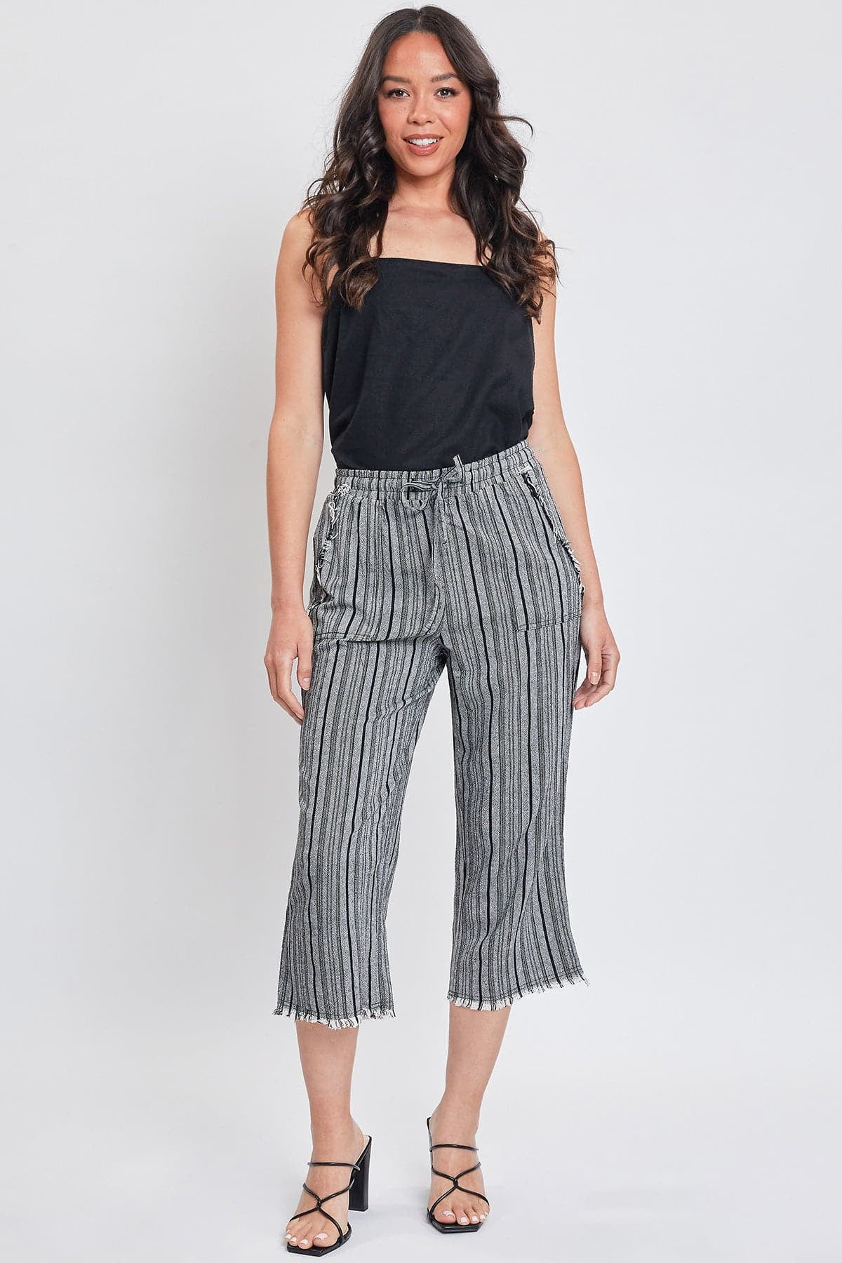 Women's High Rise Linen Capri Pant With Fray Detail - Walmart.com