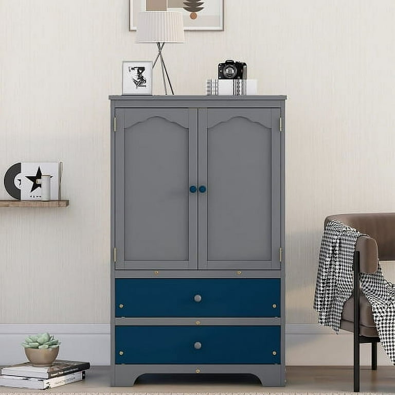 Small triple wardrobe store