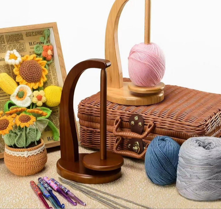 Wooden Yarn Holder Rotating Pendulum Crocheting Knitting Yarn Ball ...