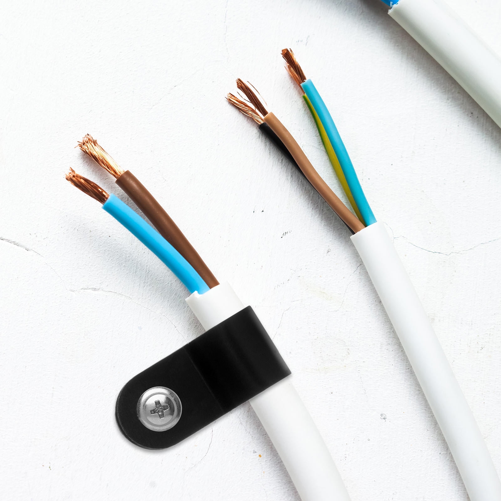 Worgeous 100pcs R-Type Nylon Cable Clamps Insulated Wire Holders for ...