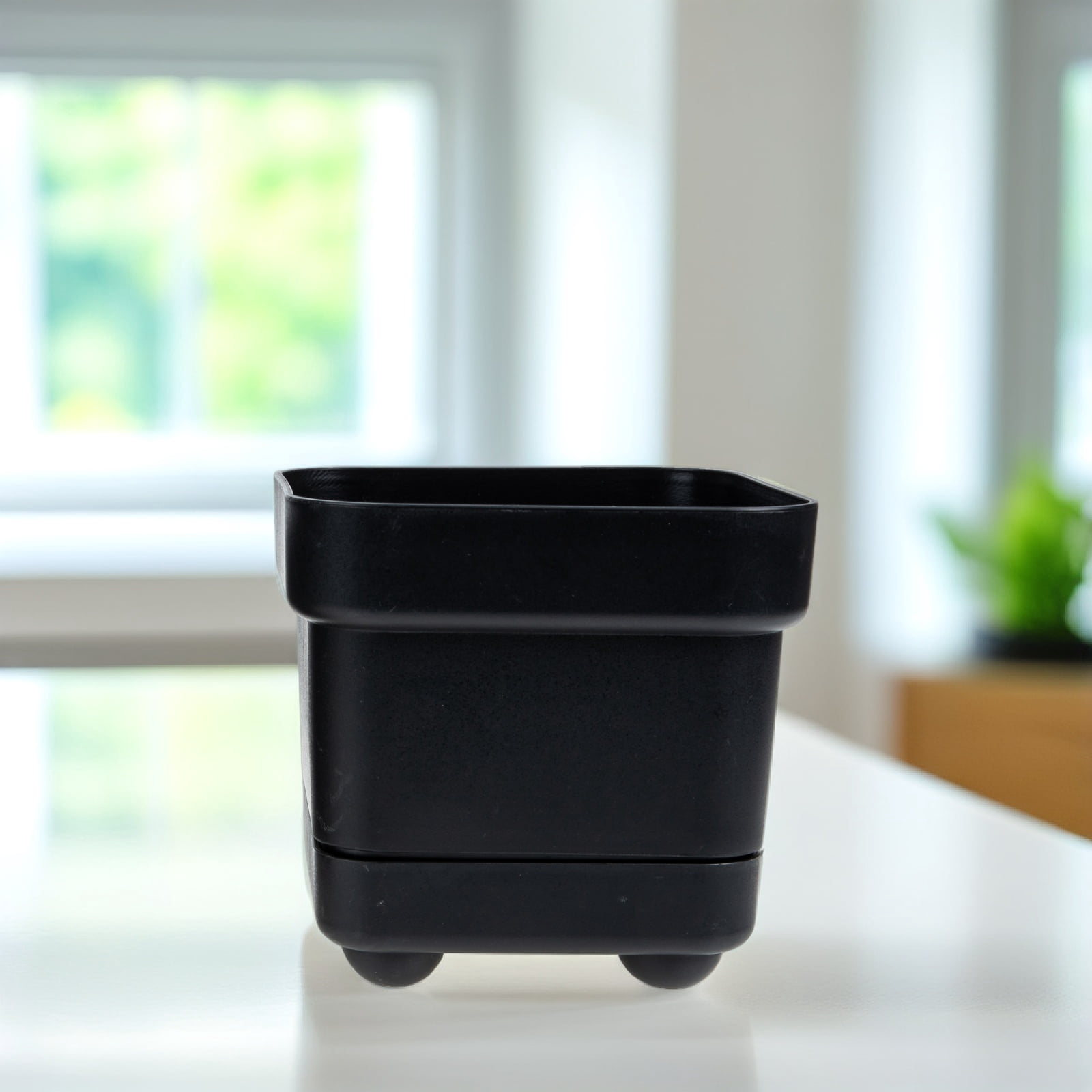 Worgeous 2Pcs Simple Black Plastic Flower Holder for Self-Watering and ...