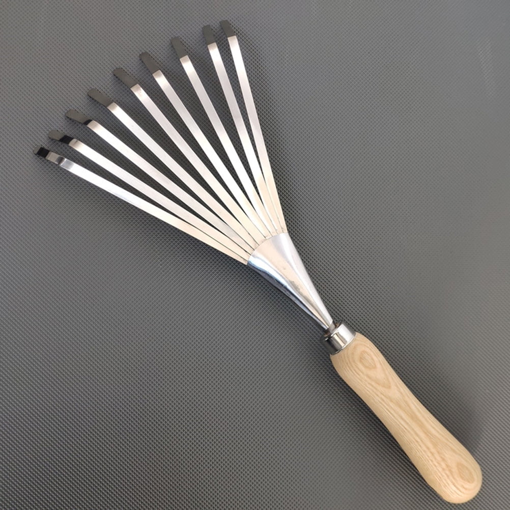 Worgeous Garden Rake with Durable Metal Design for Leaves Cleaning in ...