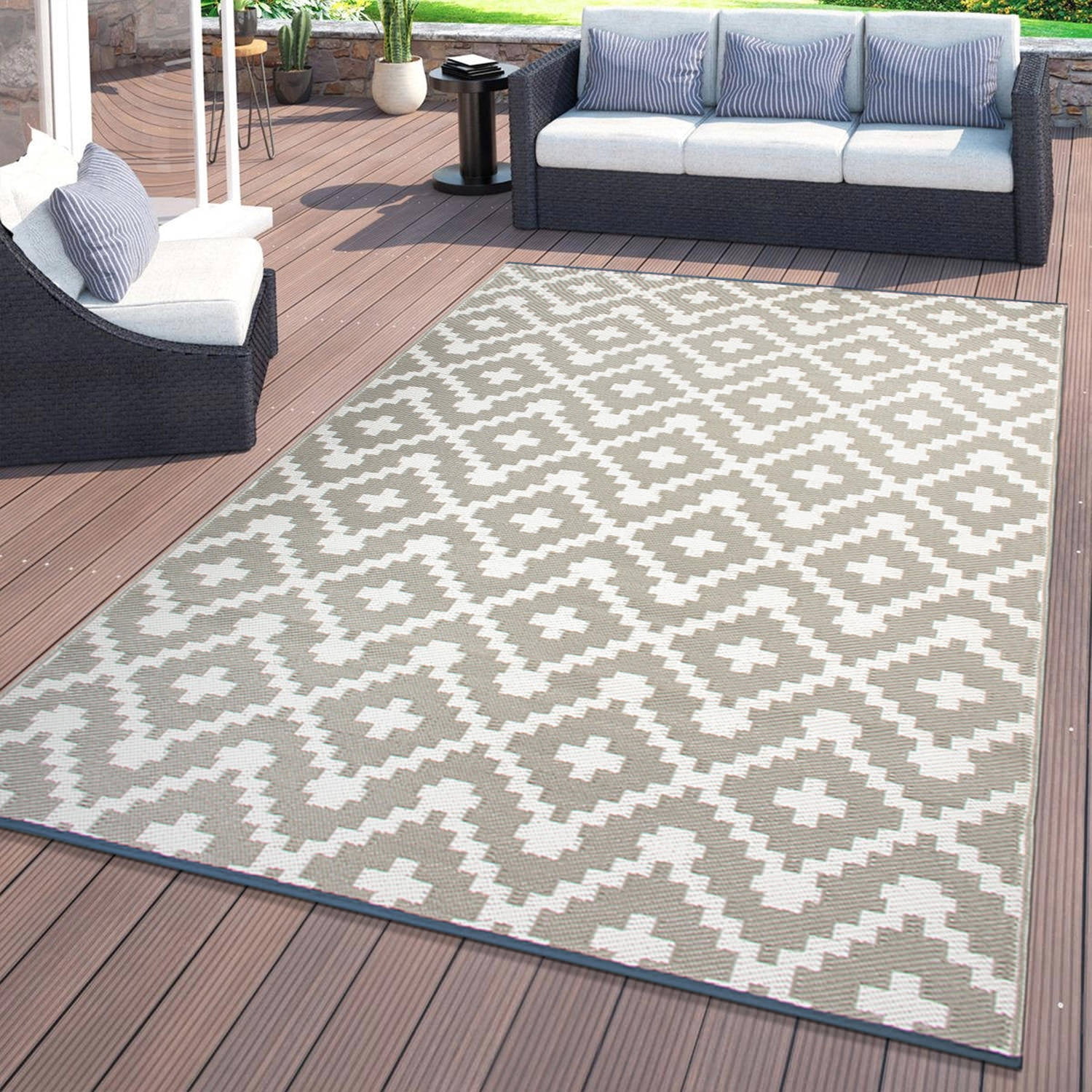 World Rug Gallery Trellis Geometric Reversible Plastic Indoor and ...
