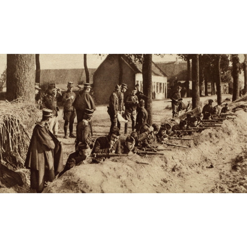 World War 1. Belgian Soldiers Resisting The German Invasion On The ...