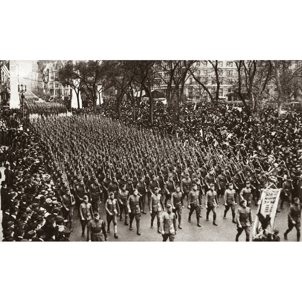 World War I Parade 1919. Nthe 308Th Infantry Passing The Arch Of The ...