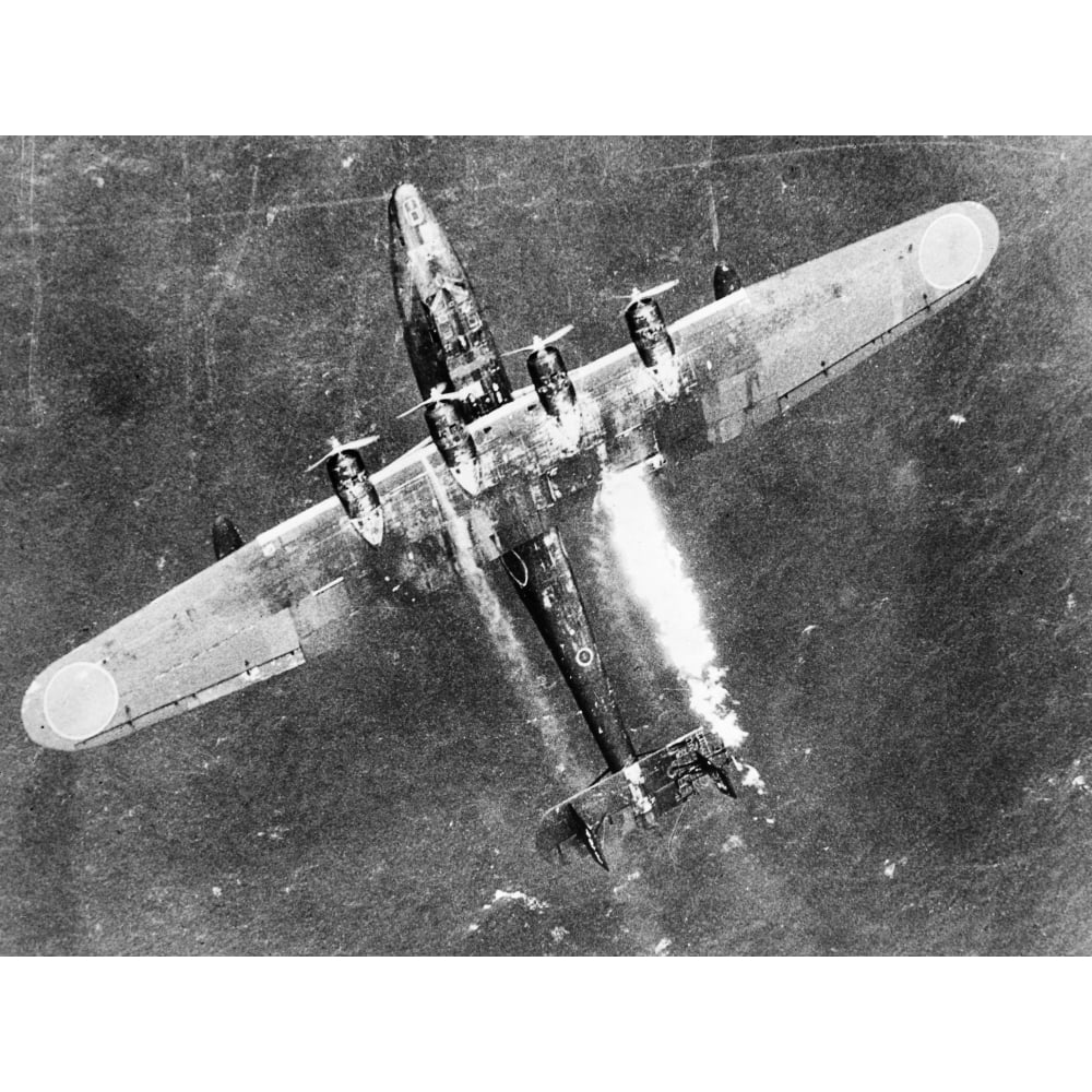 World War Ii Flying Boat. Na Japanese 'Flying Boat ' The Largest Combat ...