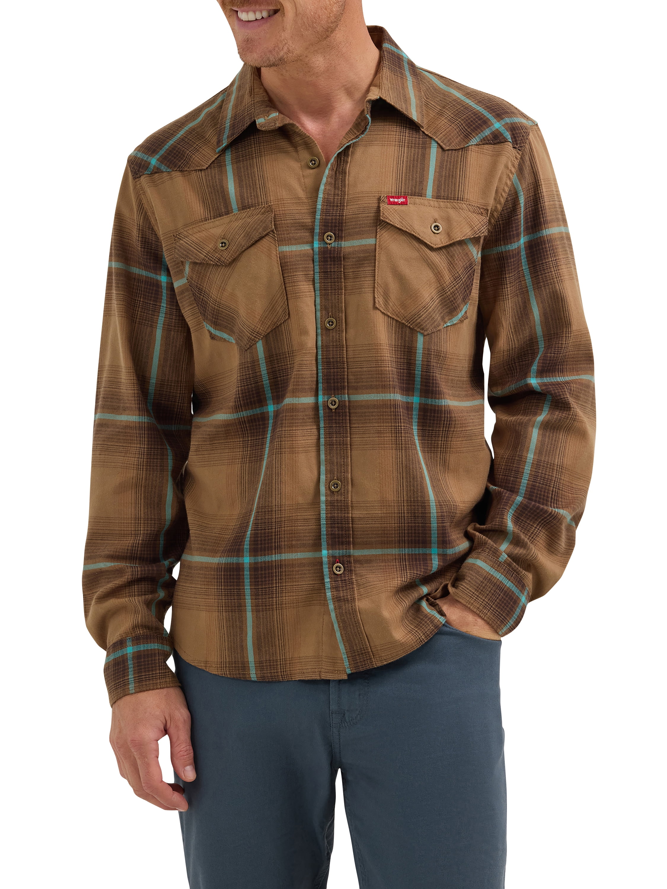 Wrangler Men's Slim Fit Long Sleeve Woven Shirt with Sunglasses Cleaner ...