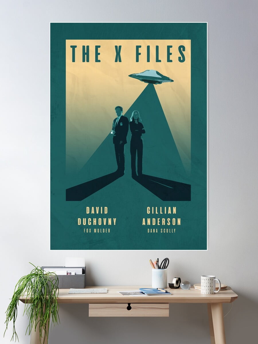 The X Files Mulder And Scully David Duchovny And Gillian Anderson Retro ...