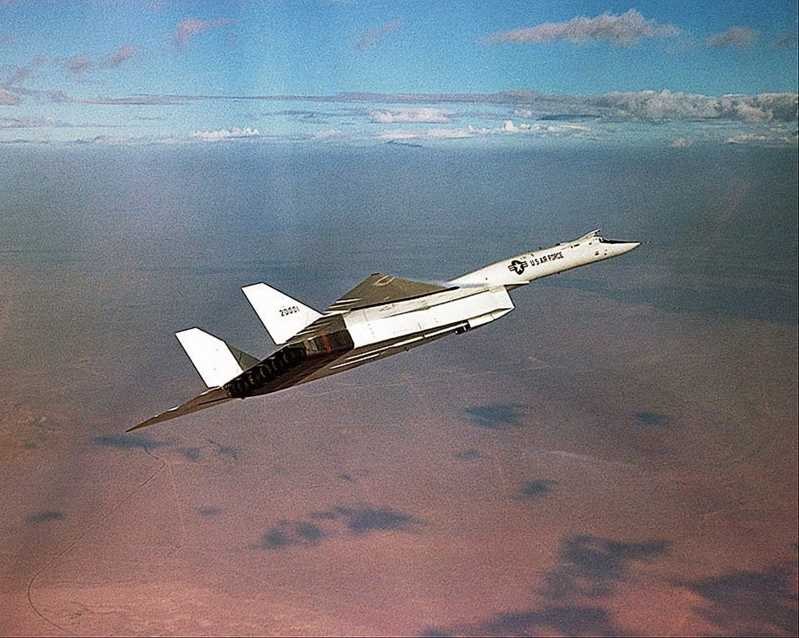 XB-70 / XB-70A Valkyrie Banking in Flight Style -1 - 24x36 Inch ...