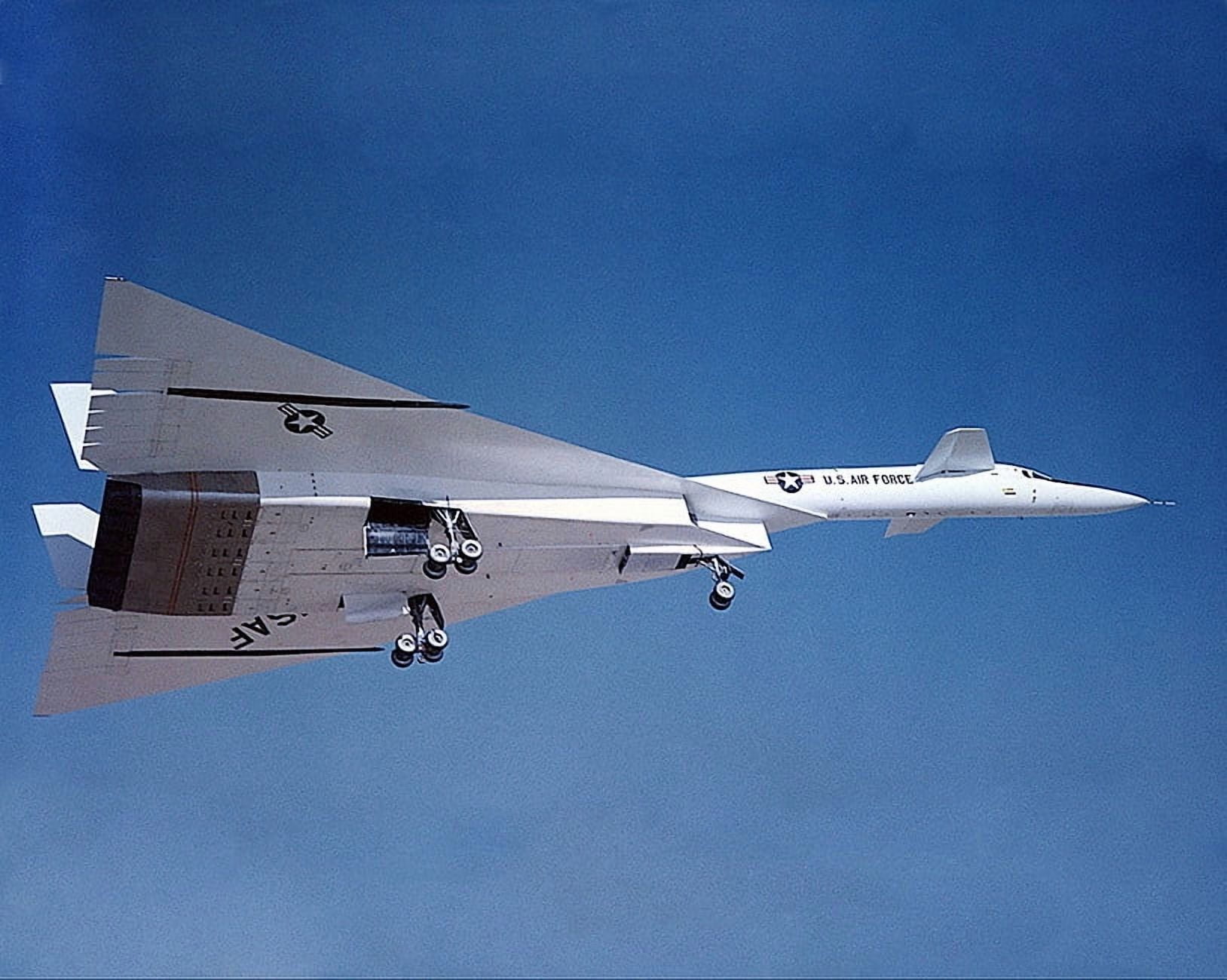 XB-70 / XB-70A Valkyrie on Approach - 20x30 Inch Laminated Aviation ...