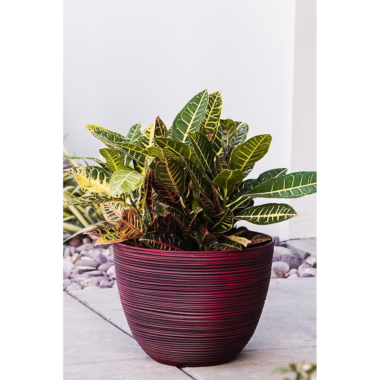 XBrand 12 in. Tall Modern Nested Round Textured Indoor Outdoor Pot ...