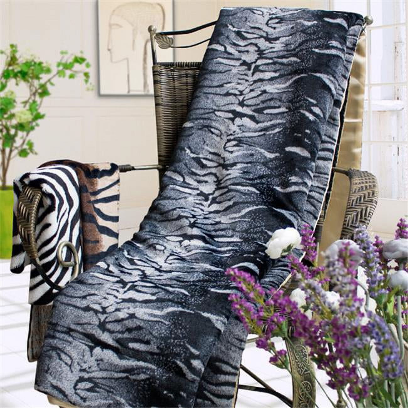 XT-BLK005 Tiger Gray Micro Mink Synthetic Fur Throw Blanket with 14.5 ...