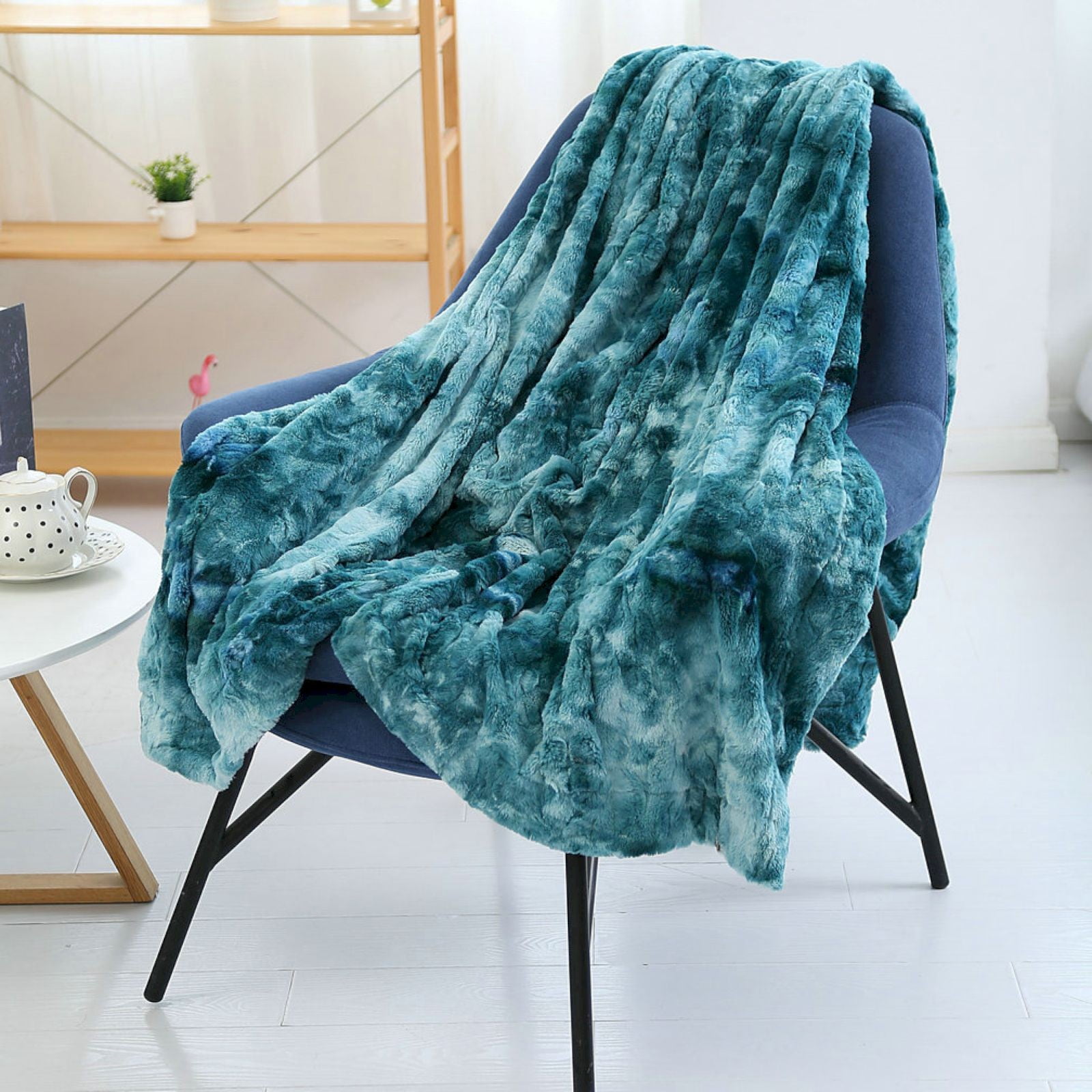 XYKA Fuzzy Blanket For Couch Soft And Comfy Plush And Furry Reversible ...