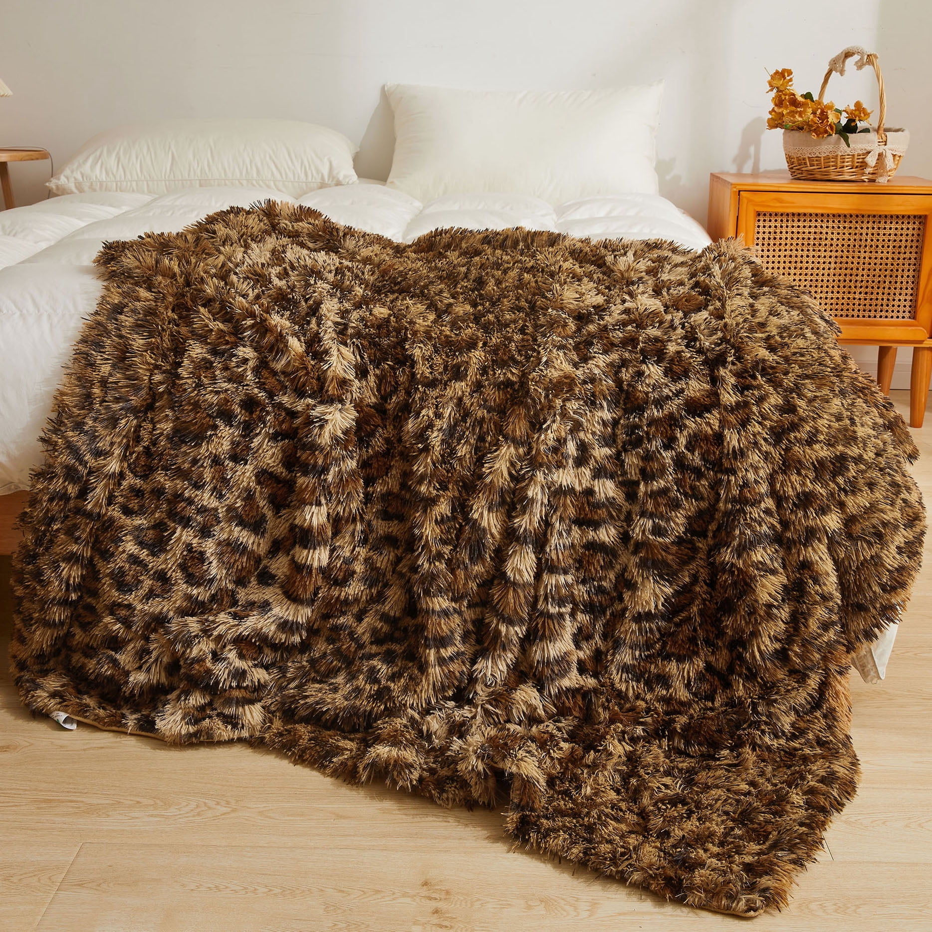 XeGe Luxury Faux Fur Leopard Print Blanket, Soft Cheetah Patterned ...