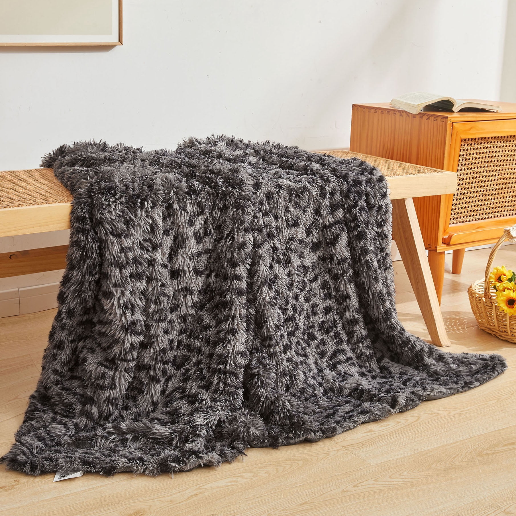XeGe Luxury Faux Fur Leopard Print Throw, Soft 50x60 Cheetah Print ...