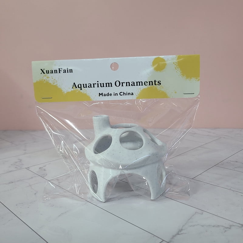 XuanFain Aquarium Ornaments Perforated Aquarium Shelter, Suitable for ...