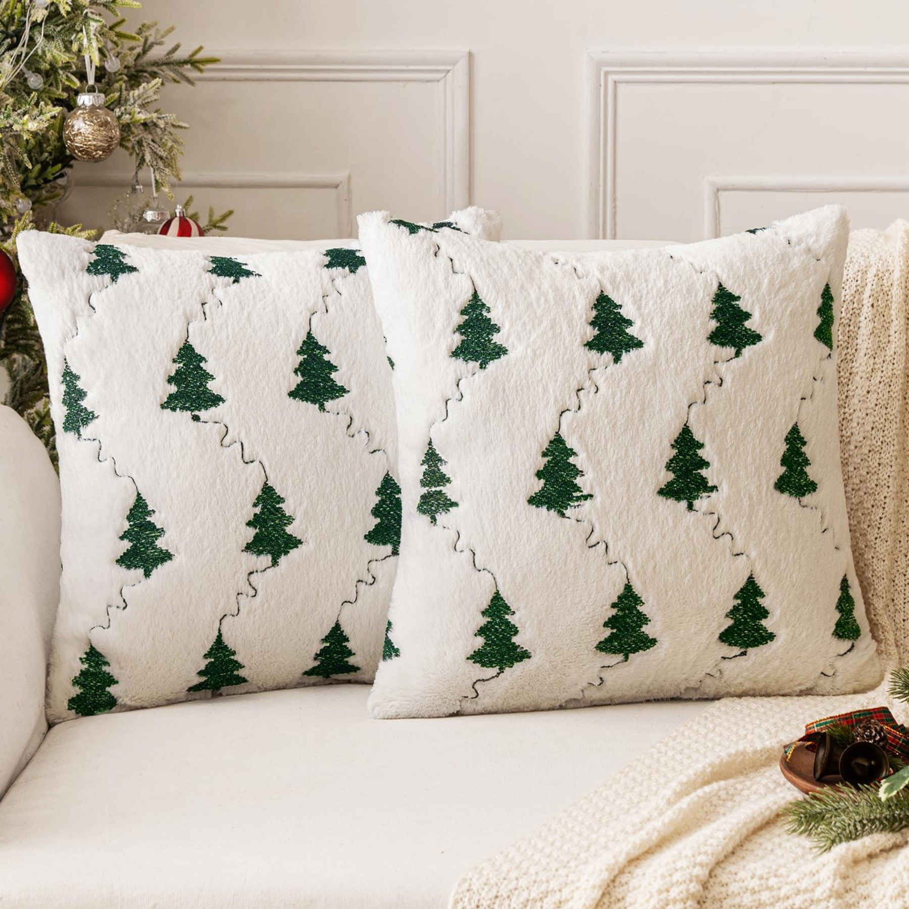 YCLife Christmas Tree Throw Pillows for Couch 18x18 inch Soft Plush ...
