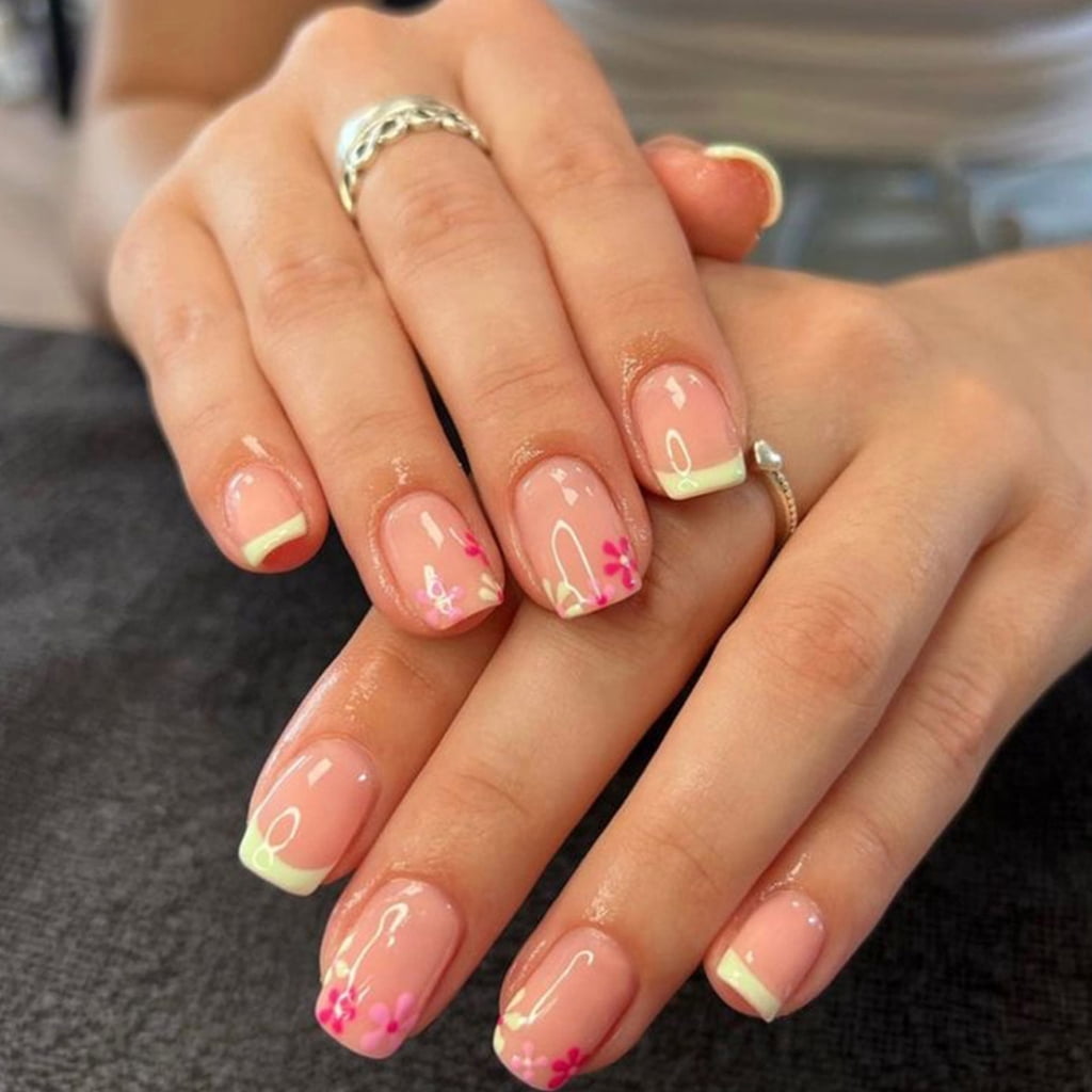 YIGSECU Square Press On Nails Flower Fake Nails Glues On Nails ...