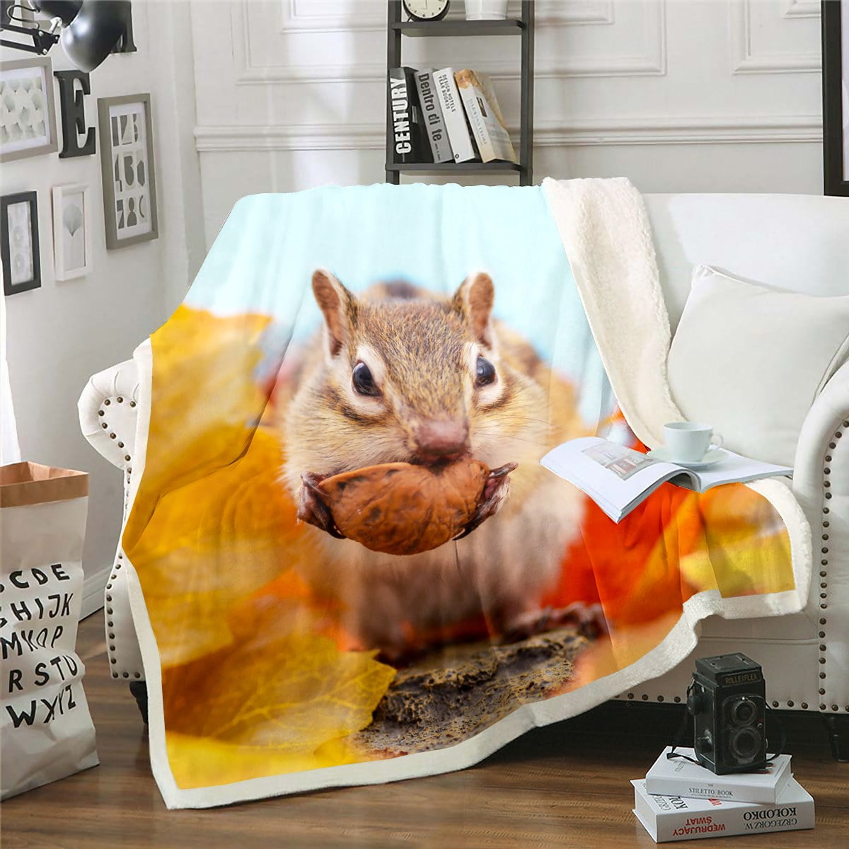 Lovely Squirrel Blanket Wildlife Animal Throw Blanket for Bed, Autumn ...