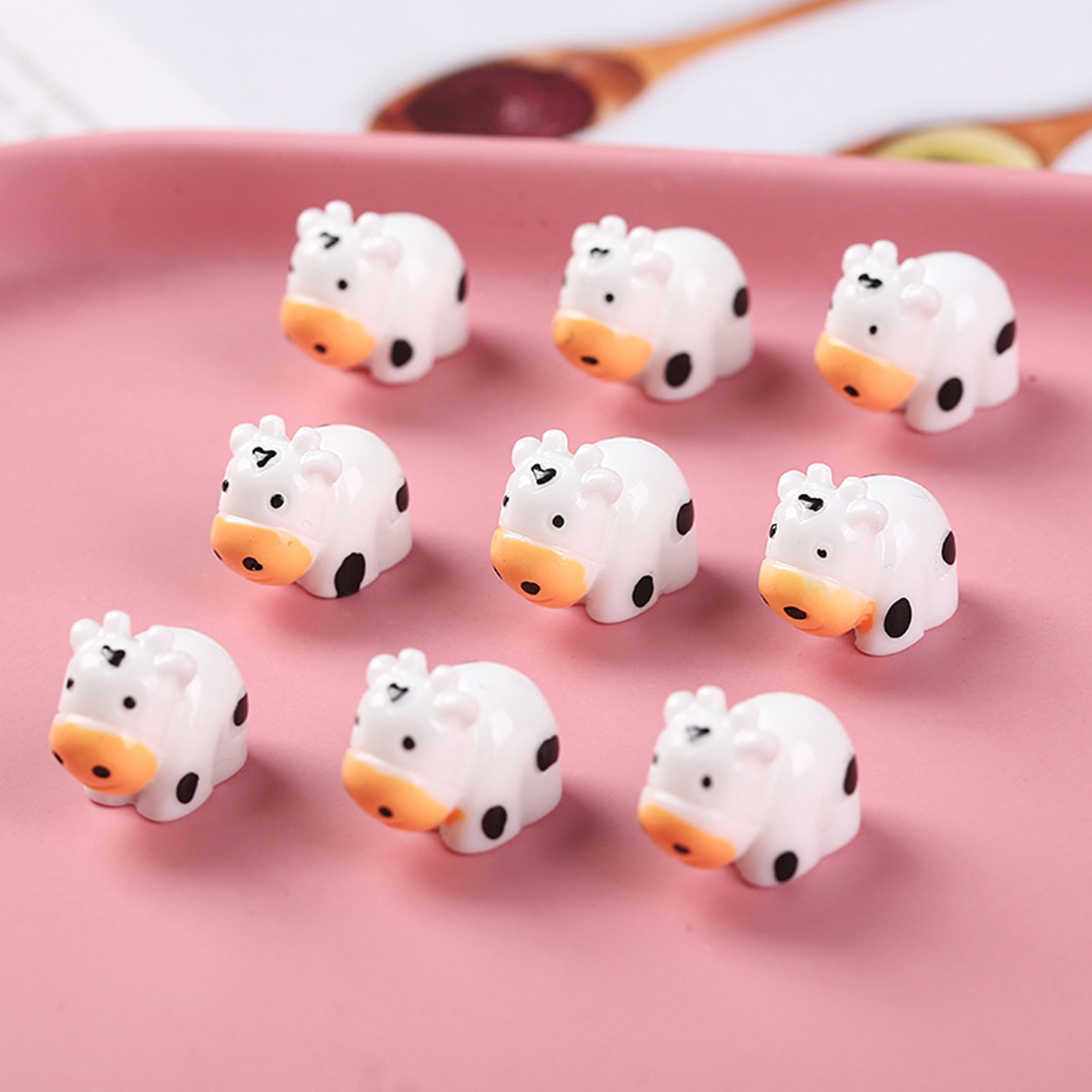 Yanerim 20Pcs Miniature Dairy Cow Figurine Mini Black White Resin ...