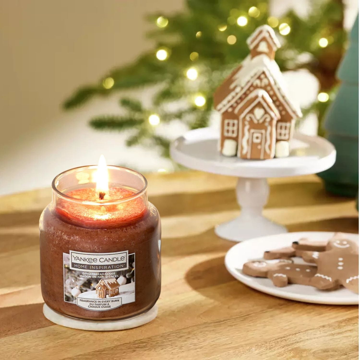 Yankee Candle Home Inspiration Gingerbread House Medium Jar Candle ...