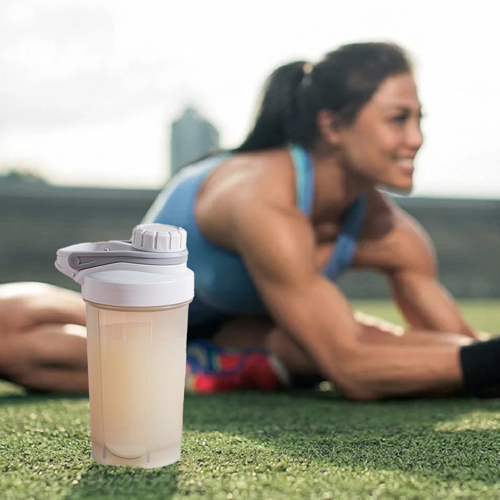 Yaoyar Fitness Sports Shaker Bottle, 500ml Small Protein Shaker Bottle with Mixing Ball ...