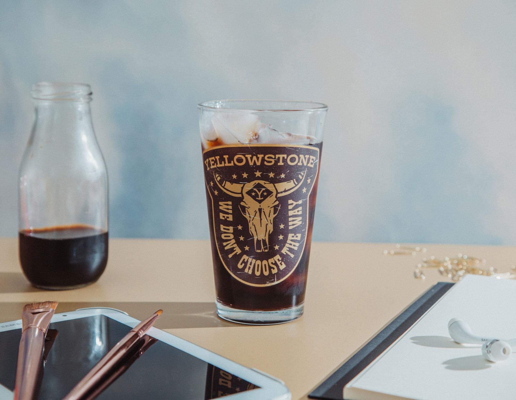 Silver Buffalo Yellowstone Drinking Glassware Set, 16oz Pint Glass ...