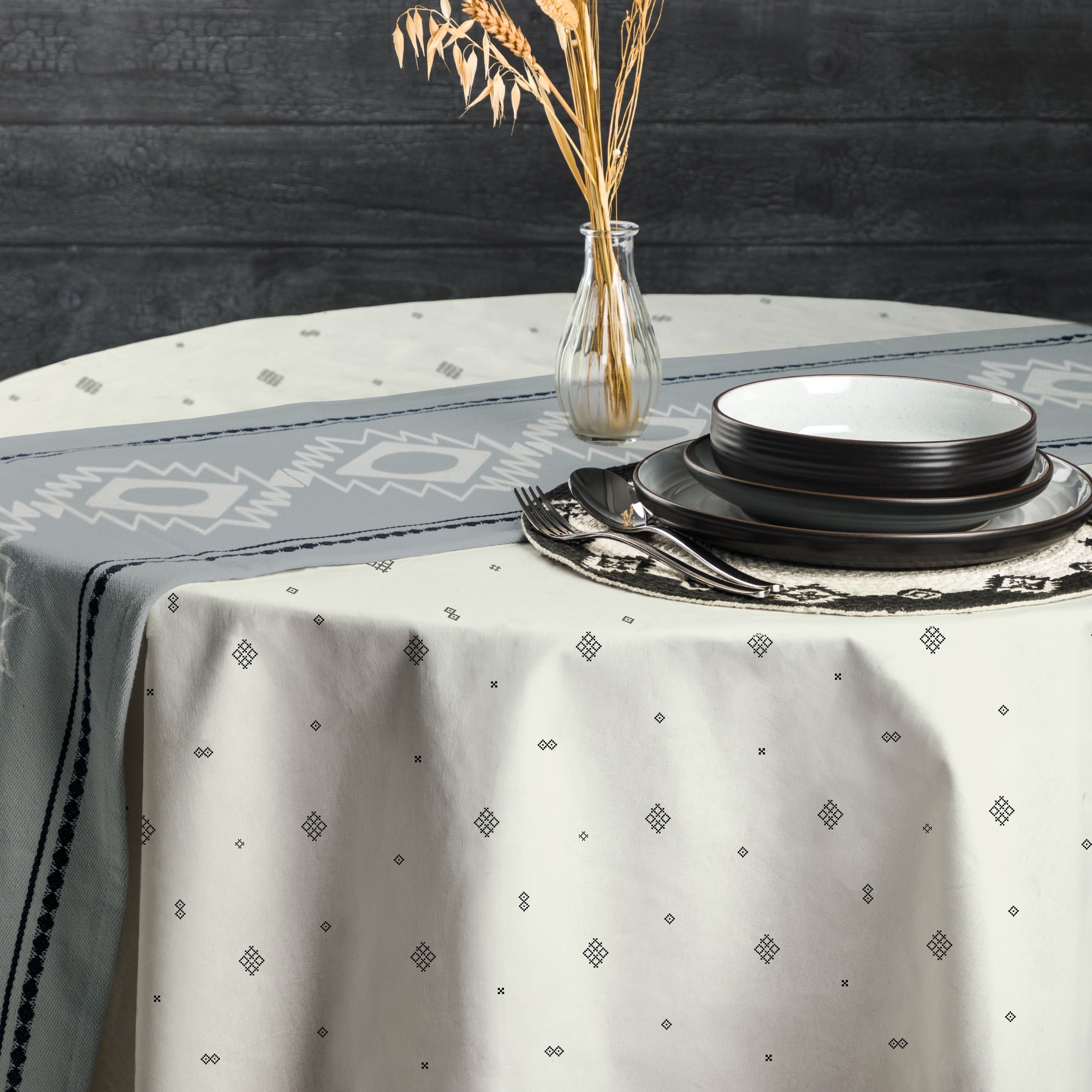 Yellowstone Ranch Beth Collection Round Tablecloth 70 Cotton - Walmart.com