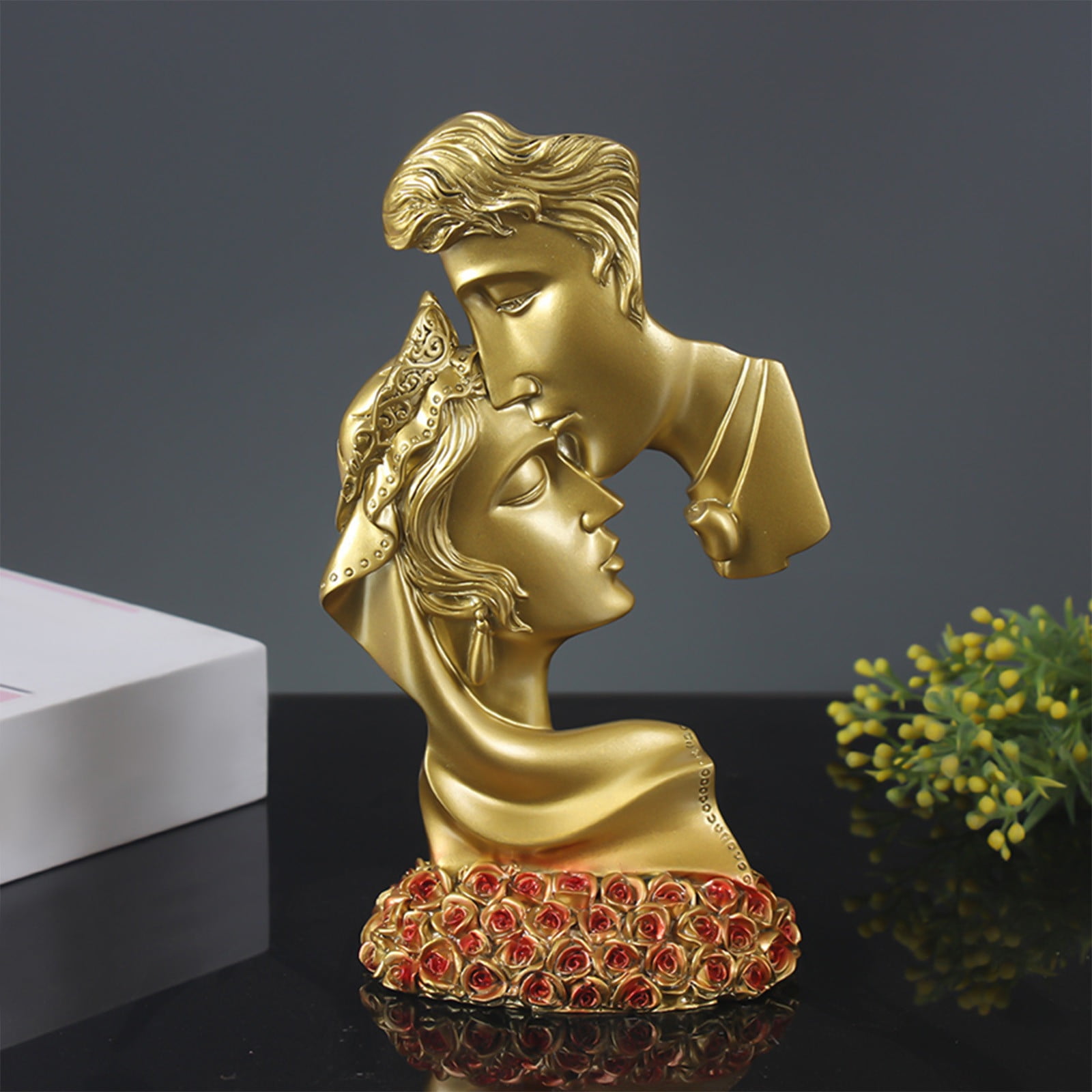 Ympuoqn Creative Kissing Couple Statue Resin Gold Statue Kissing Lover ...