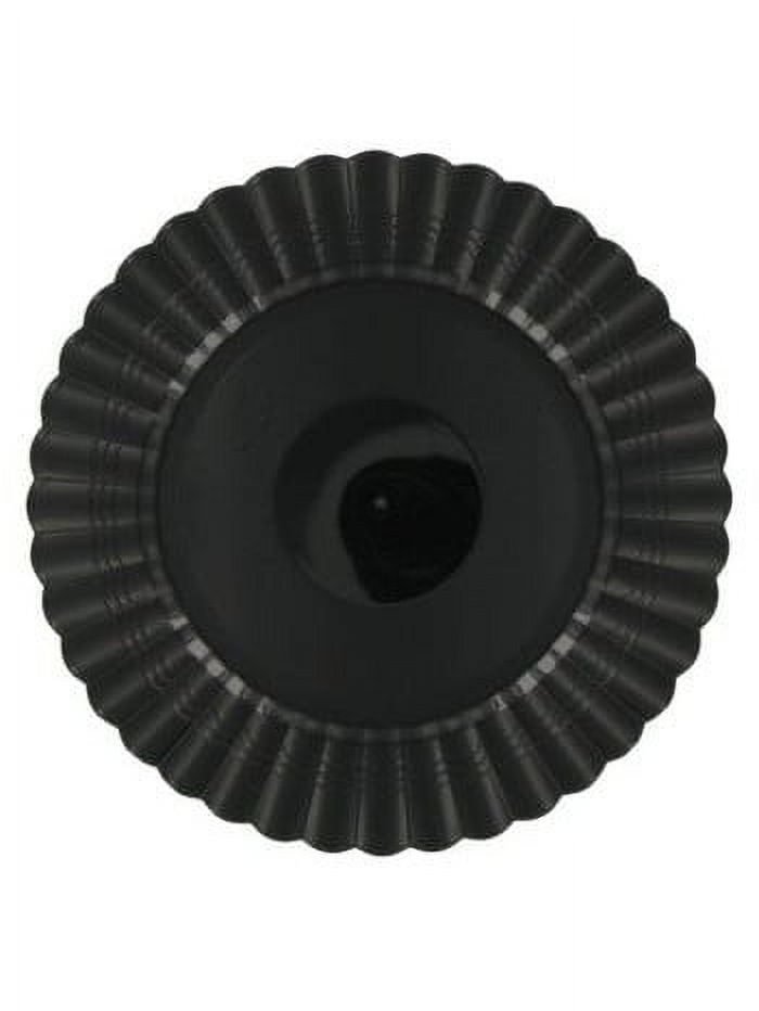 Yoshi 7" Plastic Black Scalloped Plates 18 count - Walmart.com
