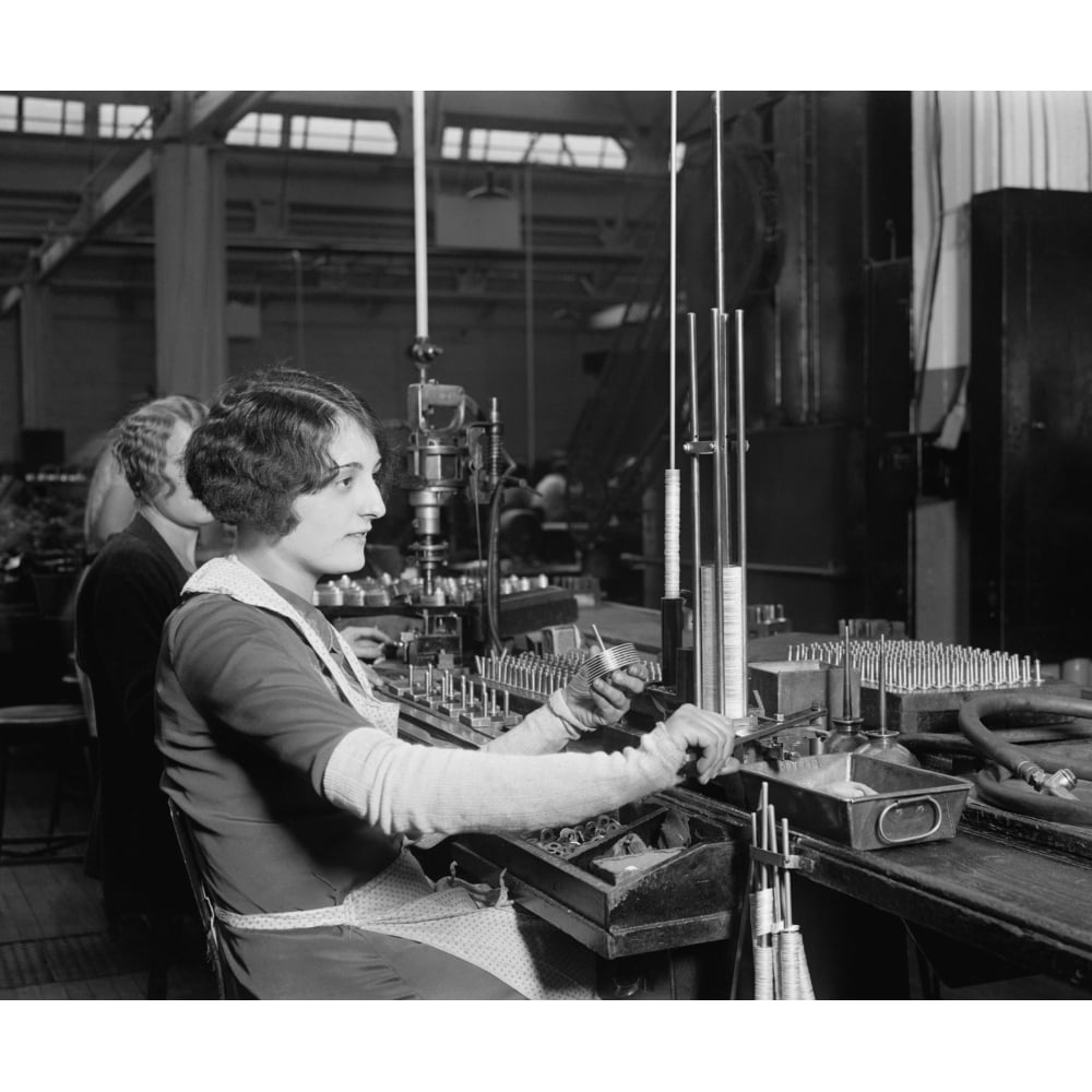 Young Woman Working At The Atwater Kent Factory In North Philadelphia ...