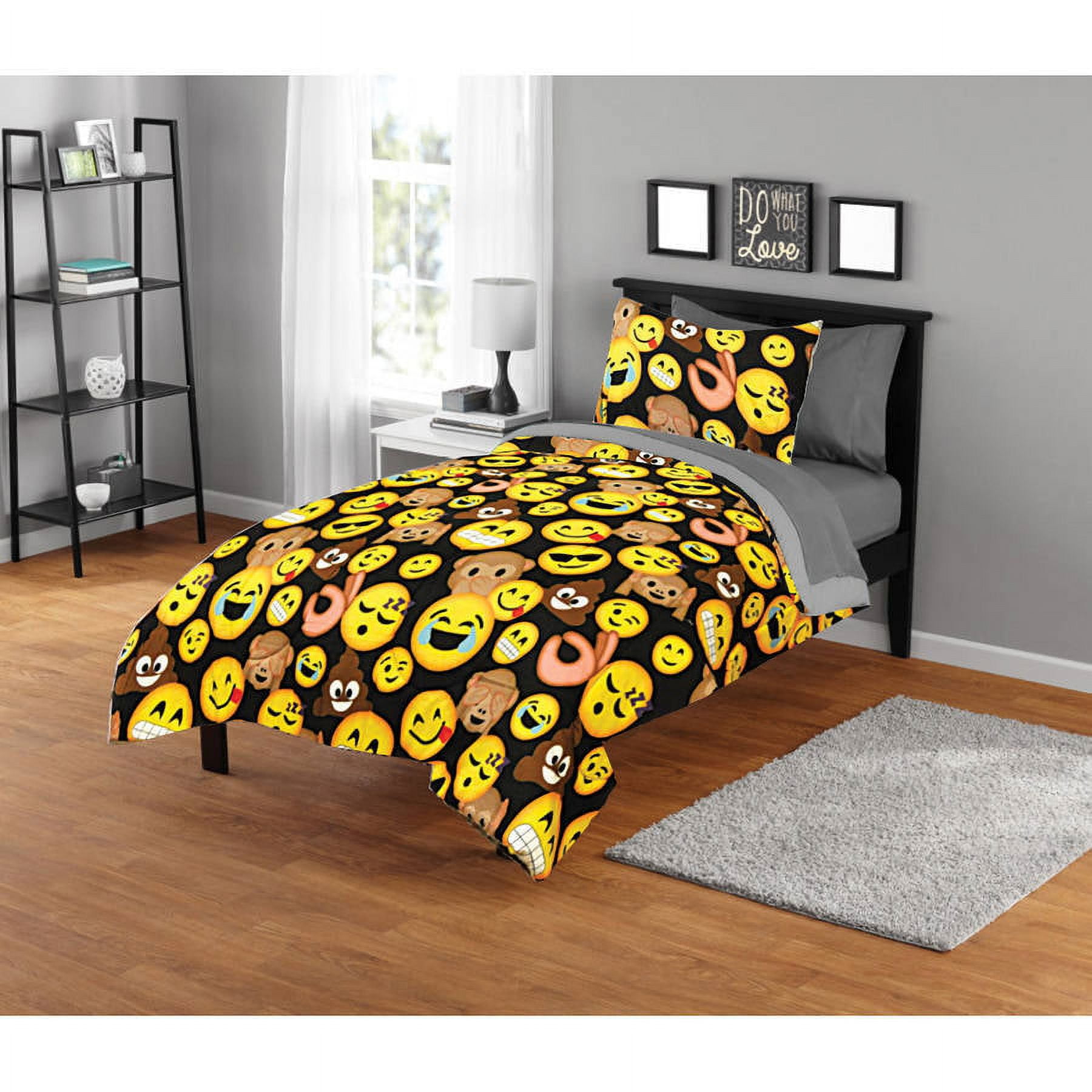 Your Zone Emoji Pals Smiley Face Comforter Set, 1 Each - Walmart.com