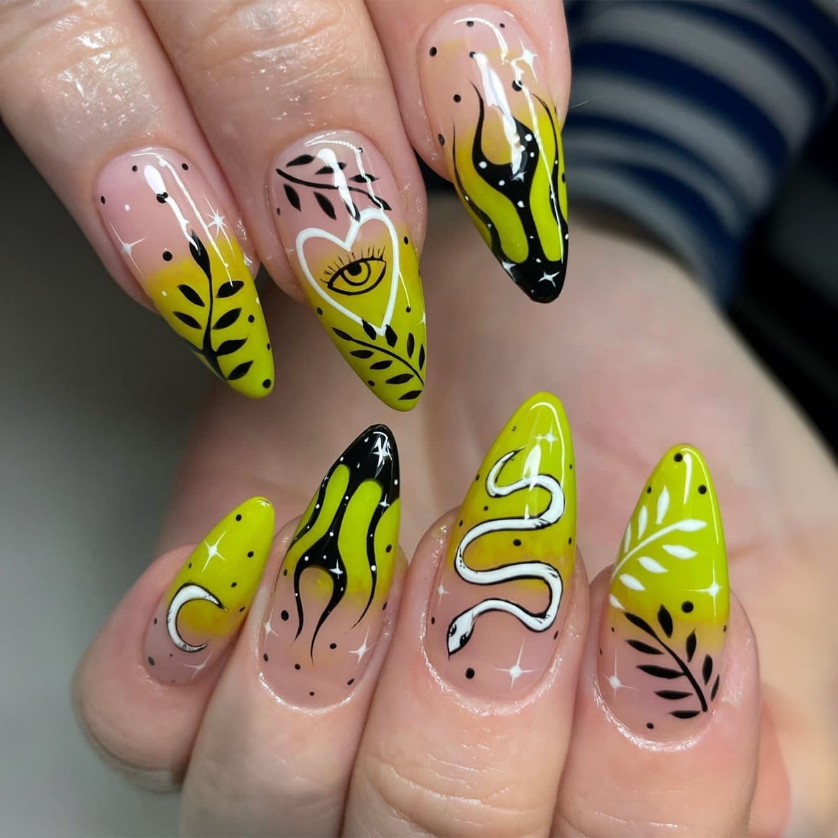 Yoyauz Coffin Pressed Nails Fake French Nails Full Coverage Acrylic ...