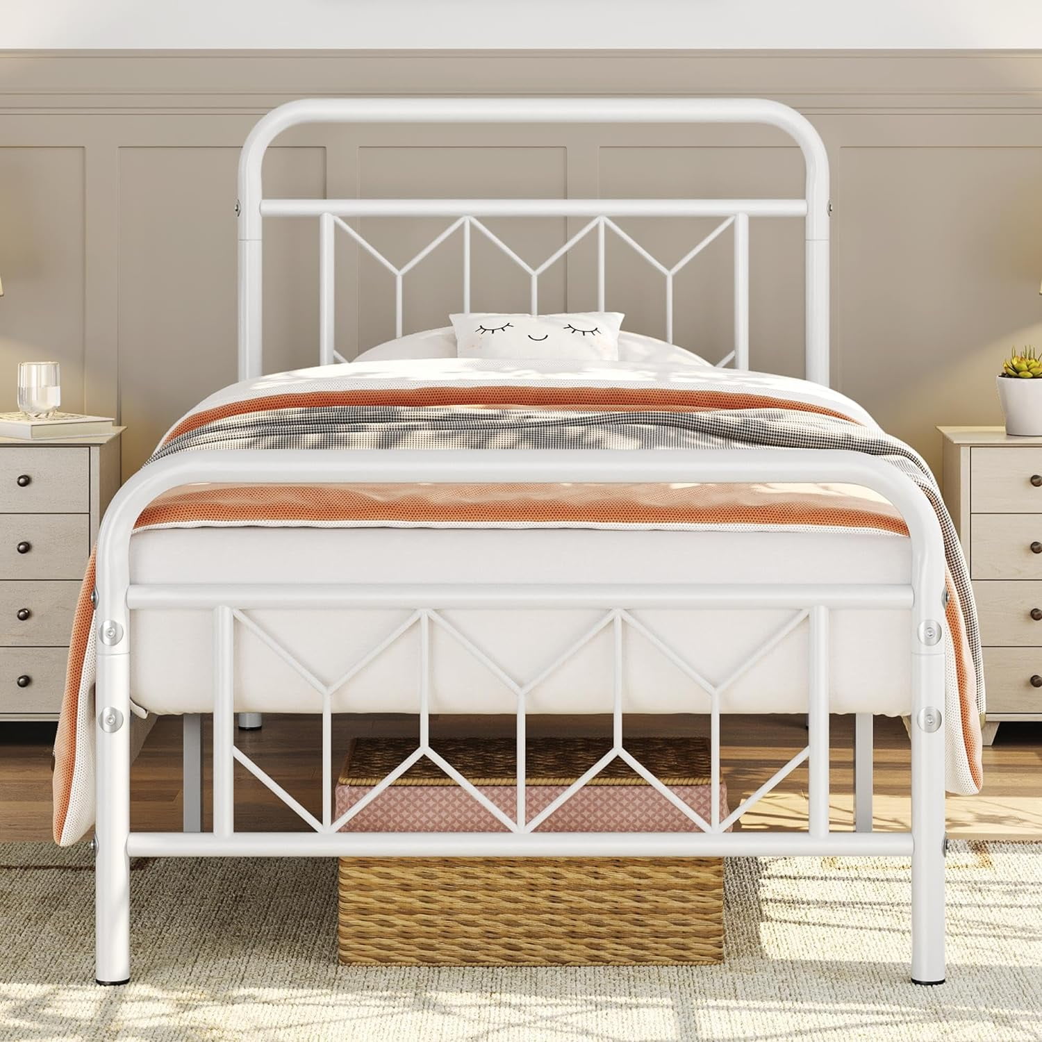 Yunwen Metal Platform Bed Frame Mattress Foundation with Diamond ...