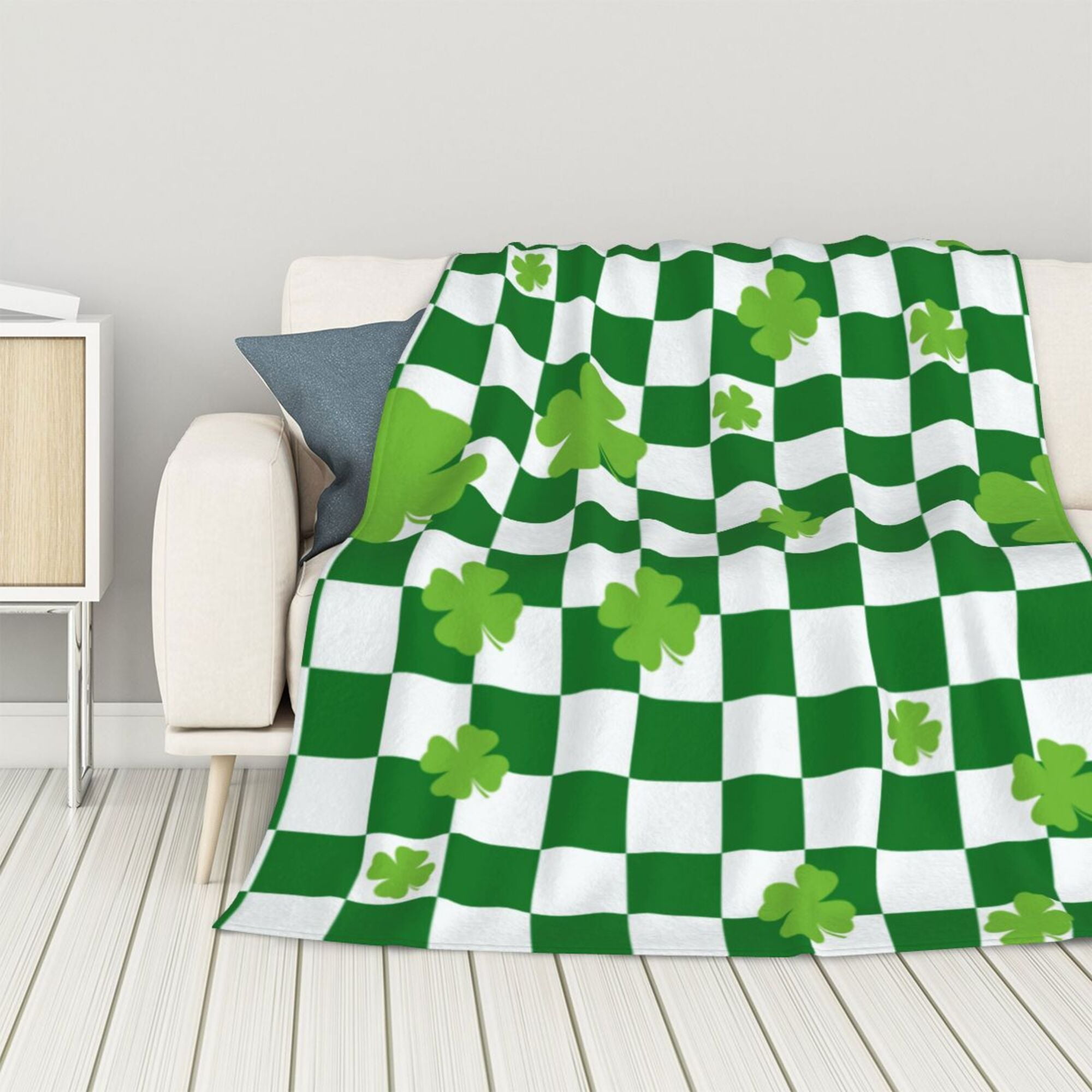 ZNDUO Lightweight Microfiber Bed Blanket, Green Clover Pattern Super ...