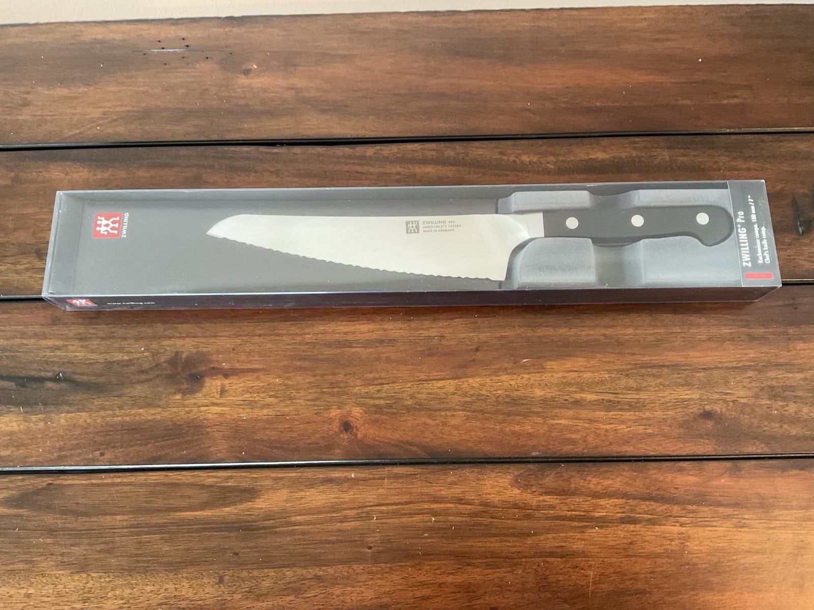 ZWILLING PRO 7-inch Deli Bread Knife, Serrated Edge Chef’s Knife 38422 ...