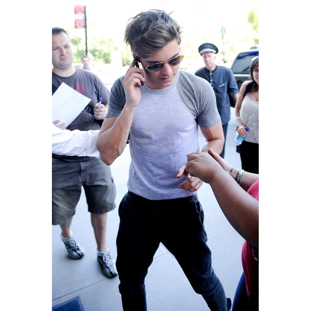 Zac Efron Enters His Midtown Manhattan Hotel Out And About For ...