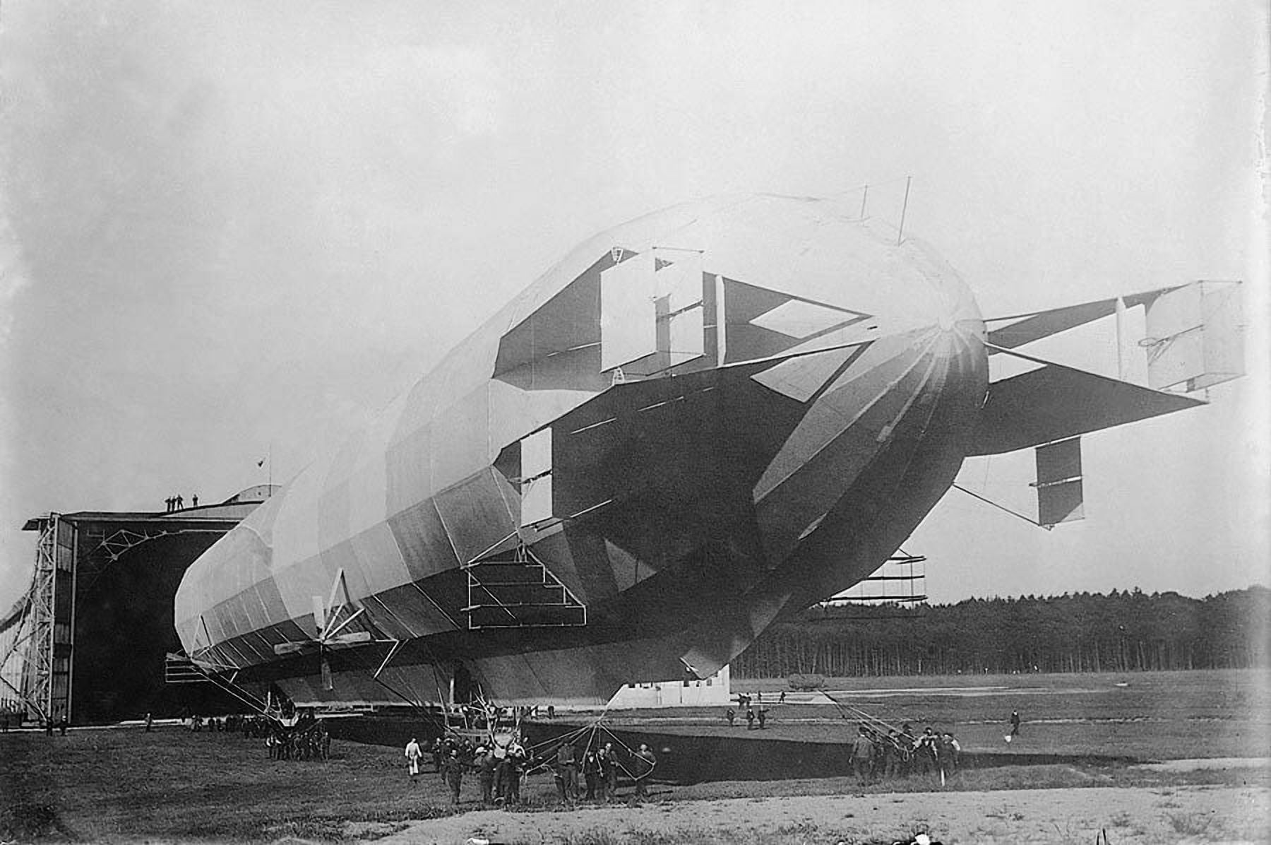 Zeppelin No. 3 Airship / Blimp on Ground Style -1 - 20x30 Inch Glossy ...