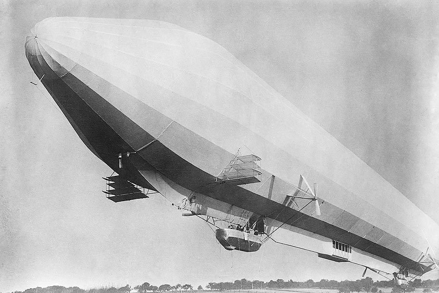 Zeppelin Passenger Airship in Flight PrintUSS DW - 24x36 Inch Glossy ...