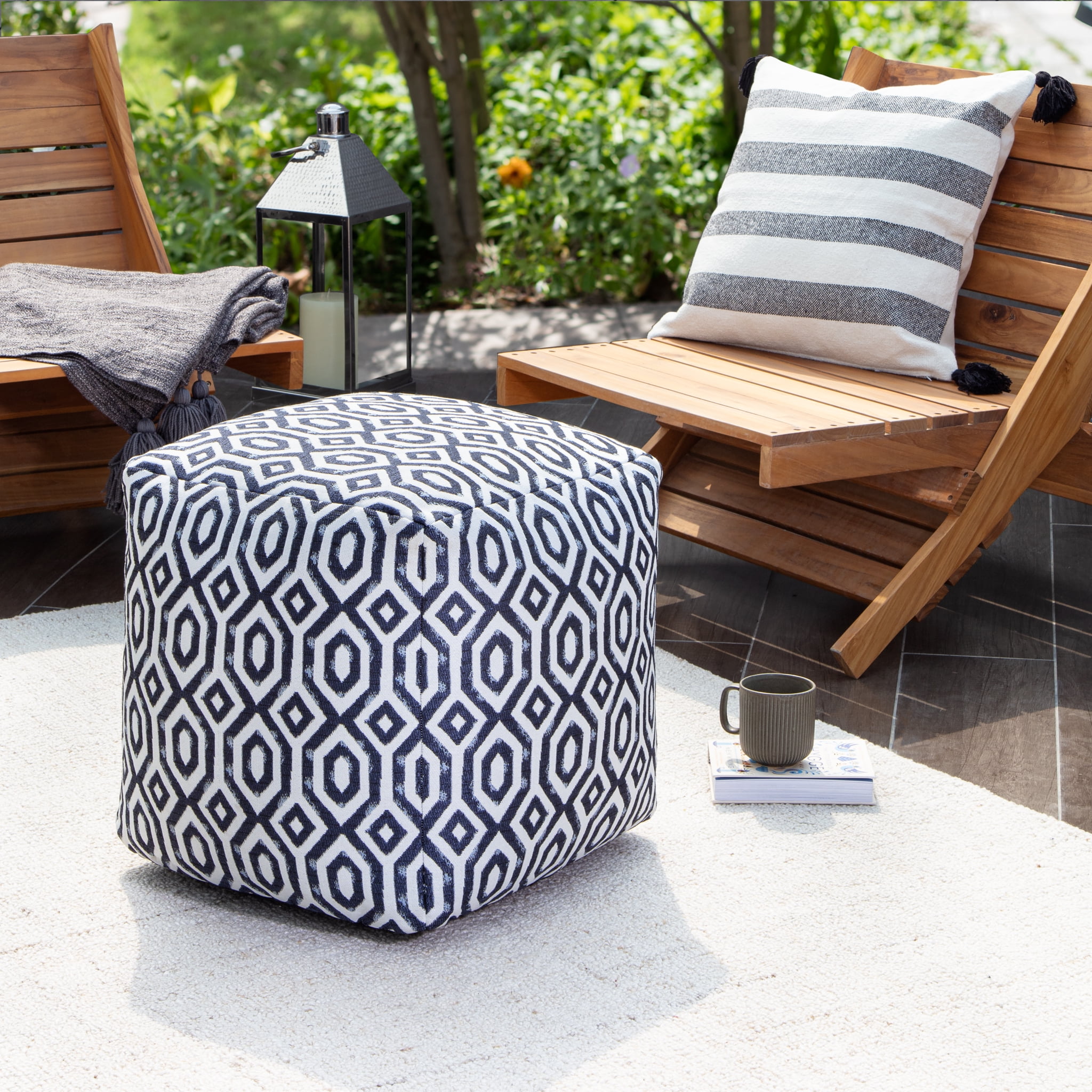 Zuma Blue 18" x 18" x 18" Blue & Ivory Pouf - Walmart.com