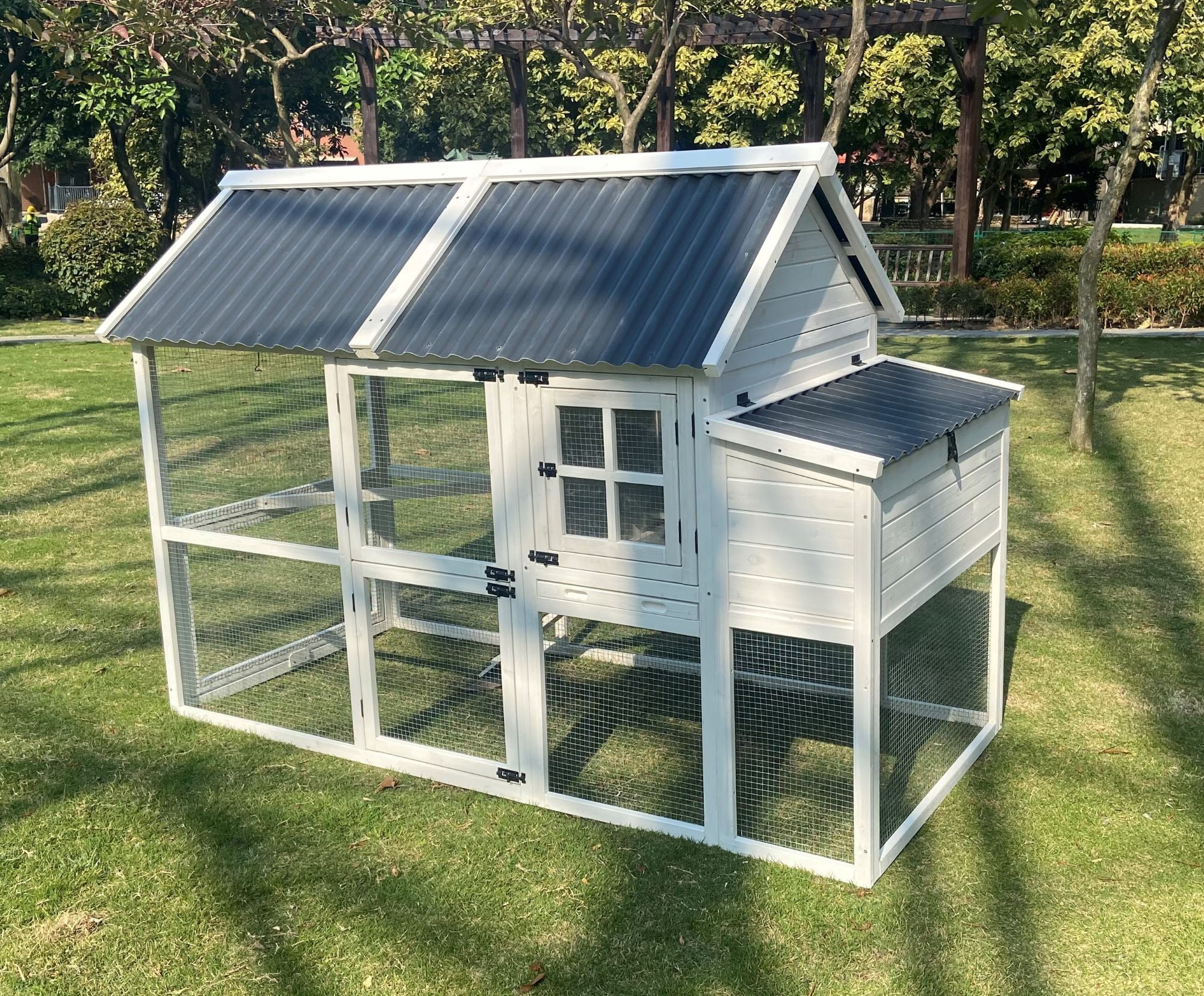 Zylina Poultry Superior Hen House - Modern Chicken Coop with Free Range ...