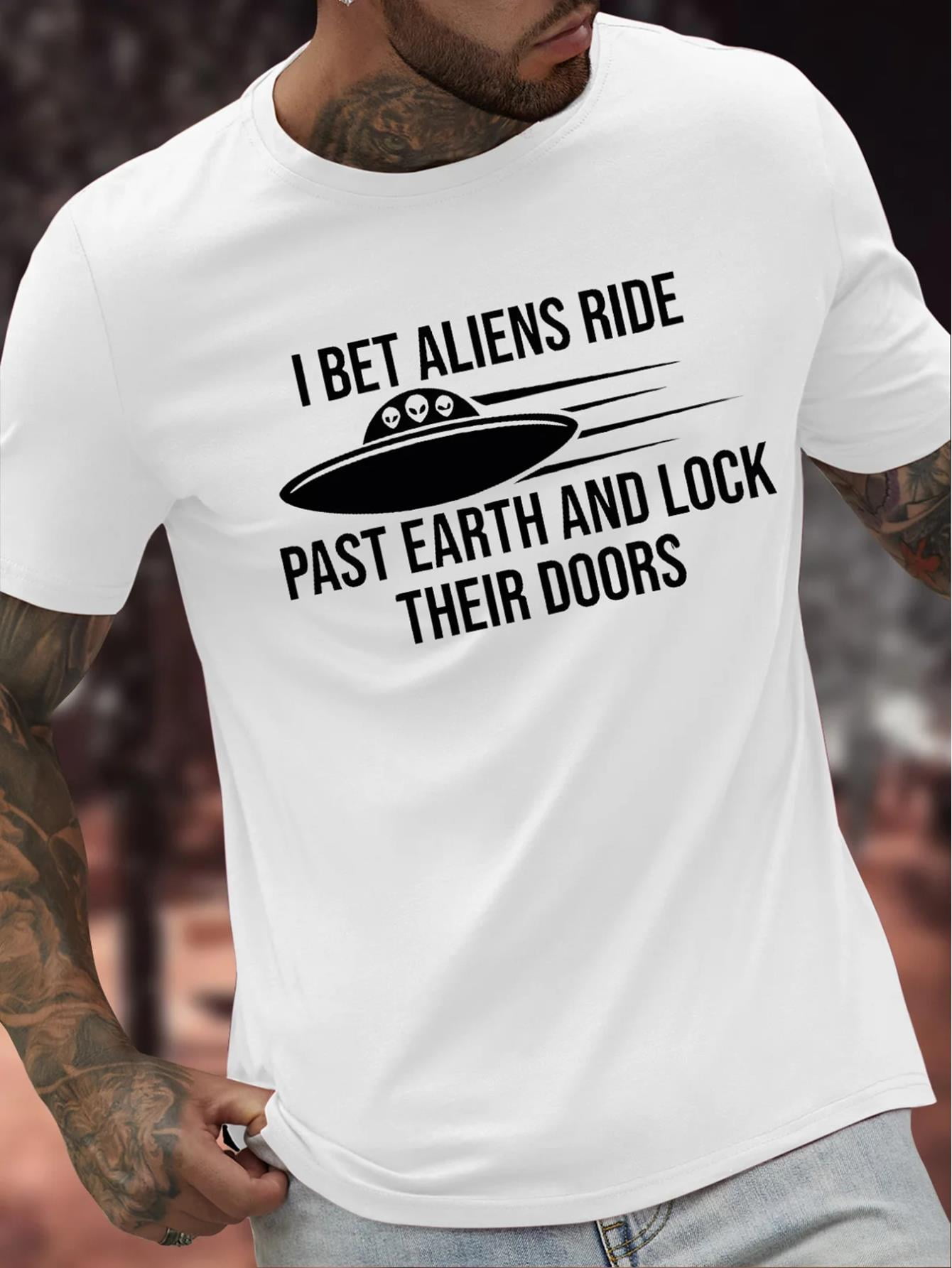 aLieN RiDe PaST eaRTH Print Men's Crew Neck T-shirt, Short Sleeve ...