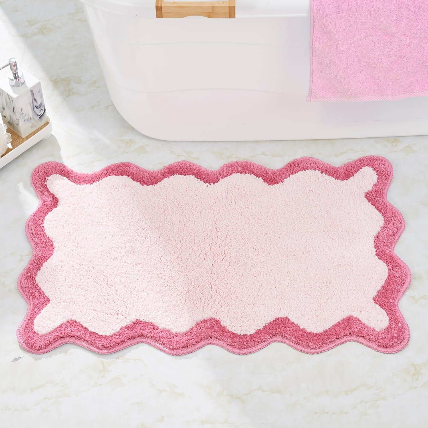 chdqwer Cute Bathroom Rugs White Bath Mat W/Green Scalloped Edge ...