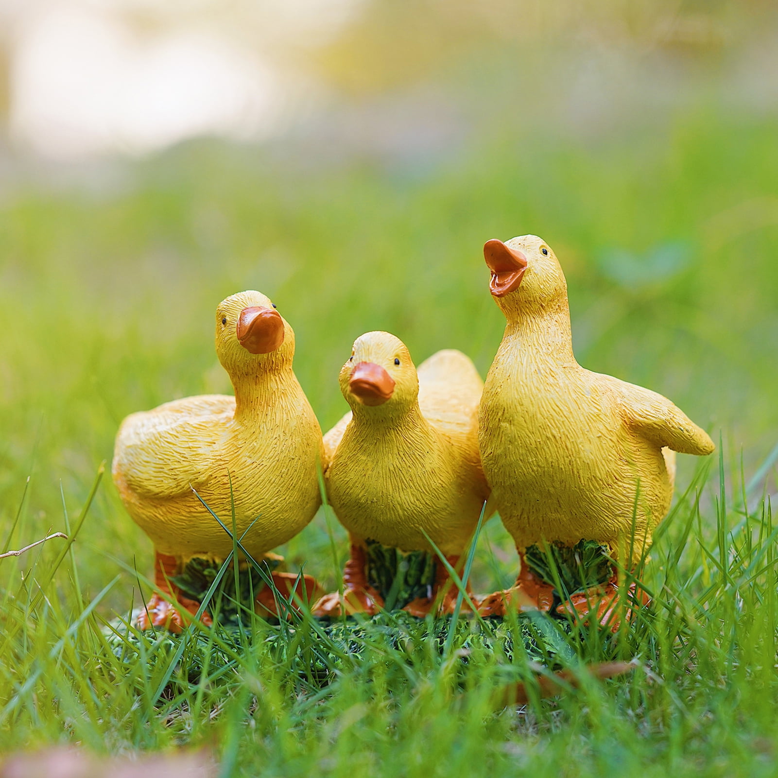 dianhelloya Handcrafted Resin Duck Trio Statue, Vibrant Outdoor Garden ...