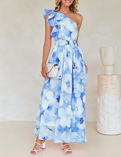 The dress takes "the Splendor of the Tang Dynasty" as its design core ...