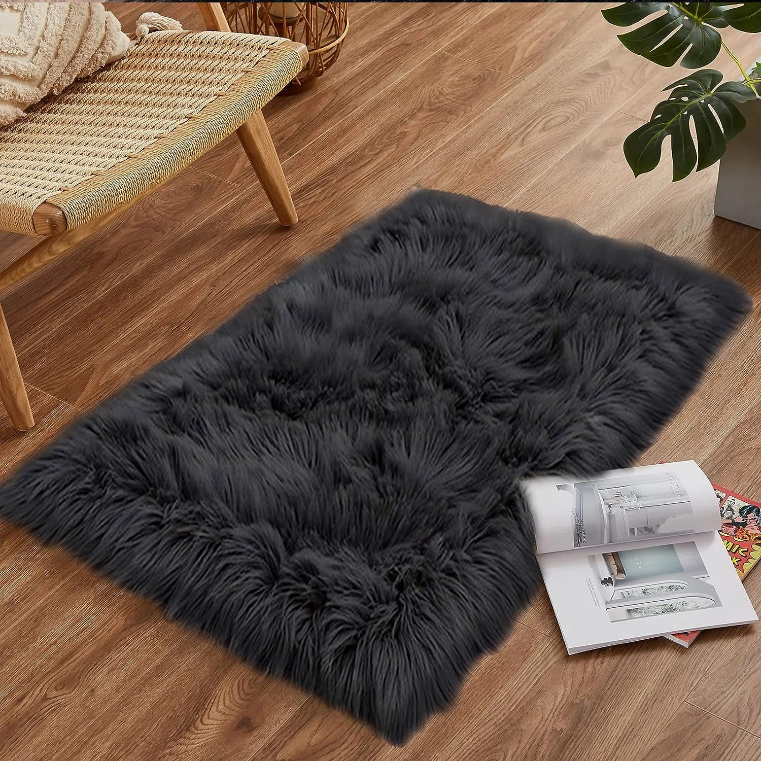 iLieber Sheepskin Soft Fluffy Fur 2x3 Black Area Rug, Fuzzy Rug ...