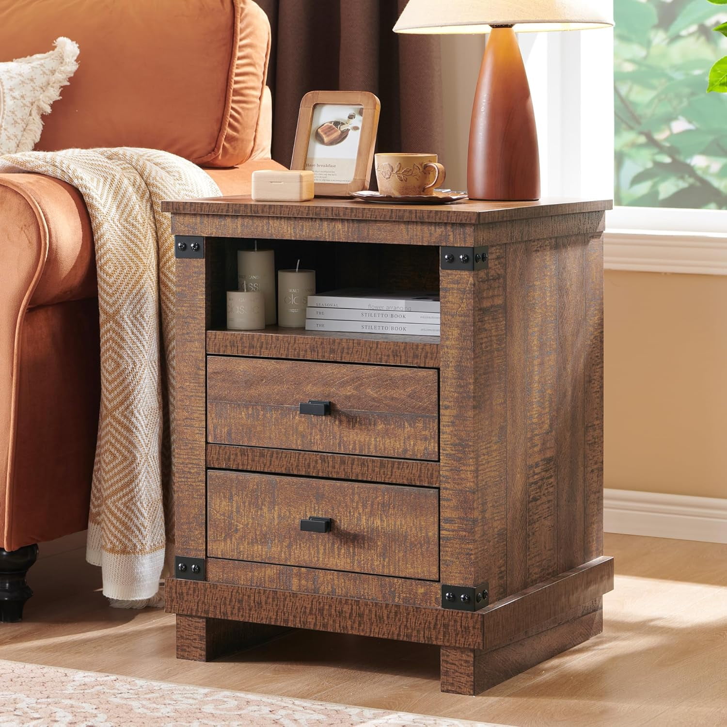 iagdu Farmhouse Nightstand with Charging Station 18" Rustic Night Stand ...