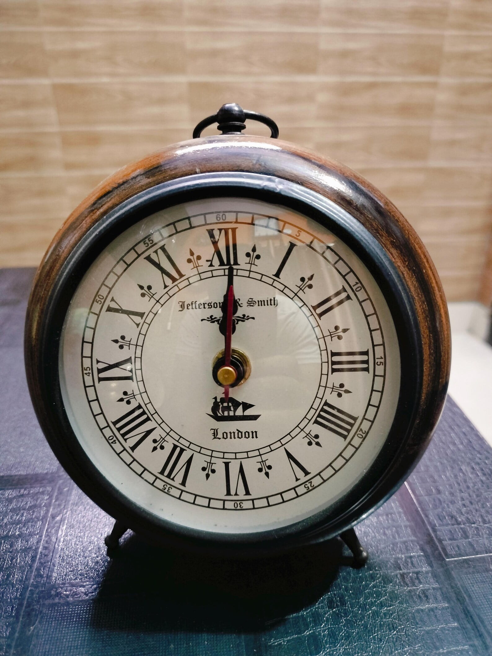 ion, Wooden table clock, Small desk clock, Wooden standing clock, Table ...